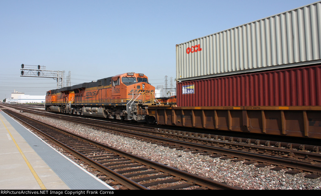 BNSF 7826 and 7372